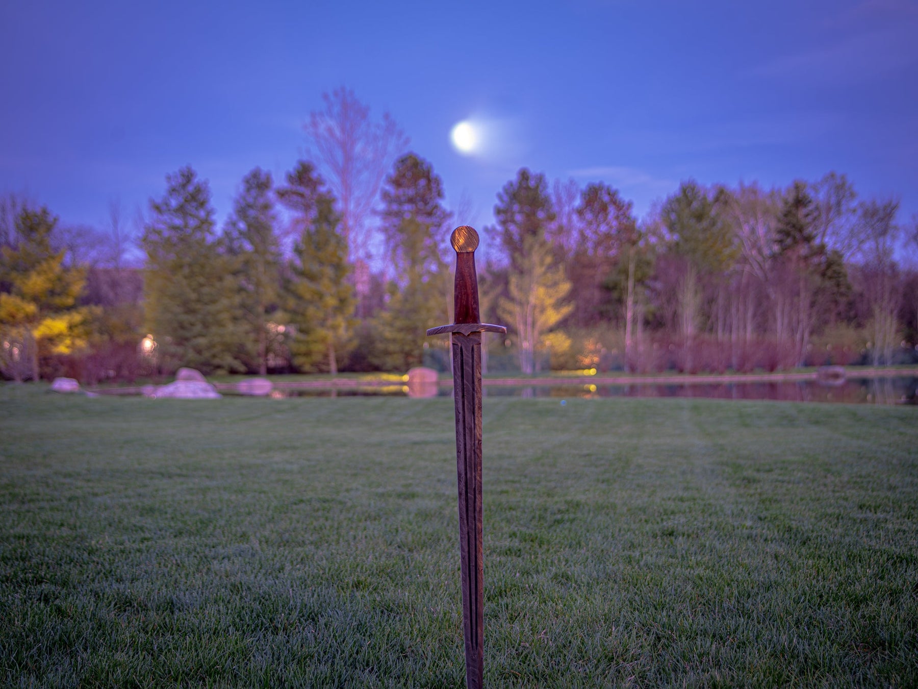 Knightly Arming Sword - Superior Craftsmanship in Damascus Steel ...